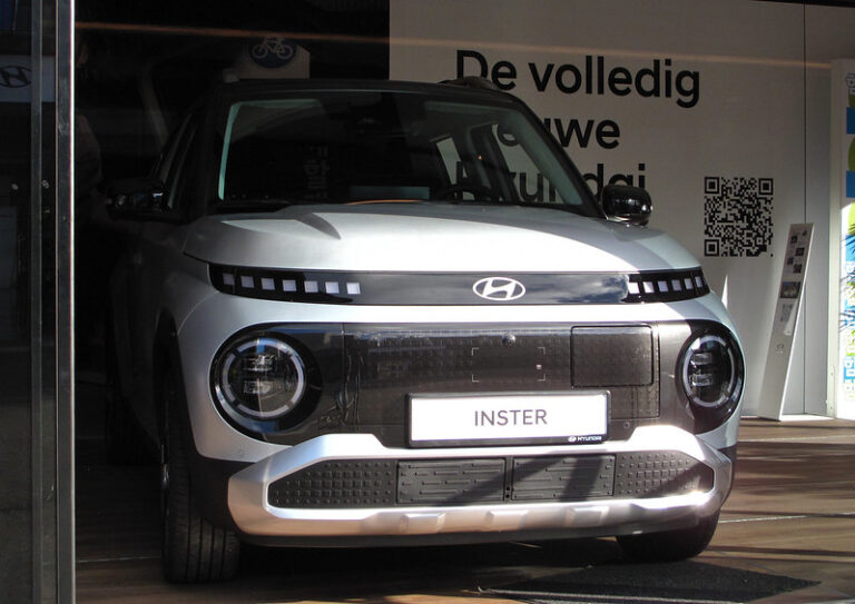 嵐の前の静けさか？2025年、EV普及に5つの変化が訪れる | EV政策・補助金まとめ